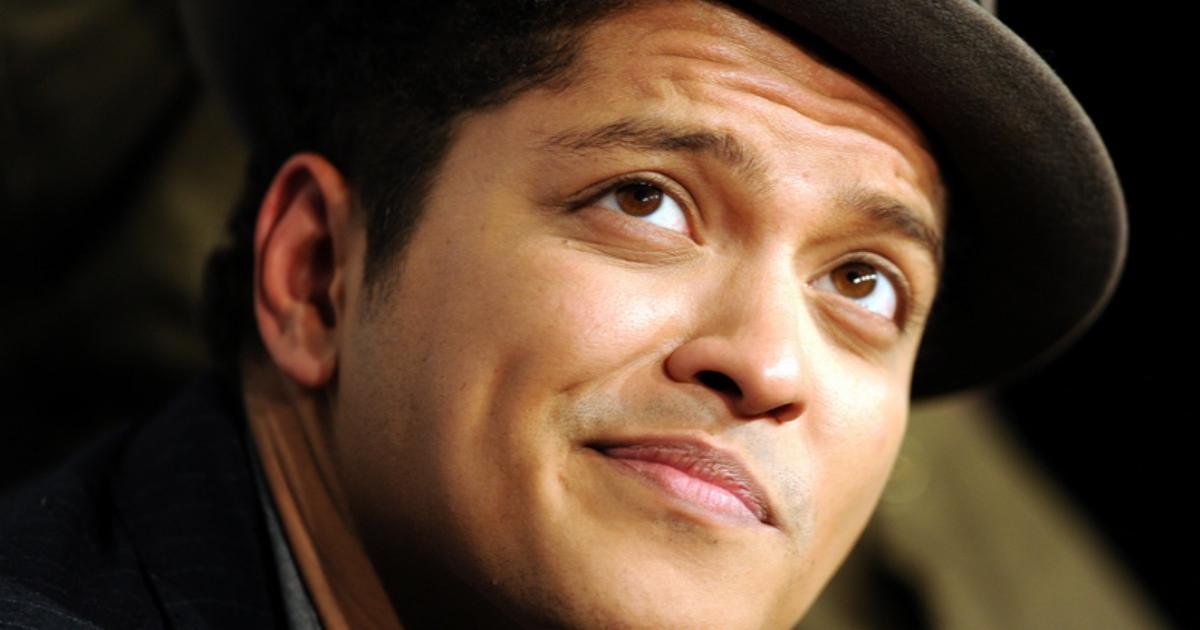 Bruno Mars: Biography and Origins | Articles on WatchMojo.com